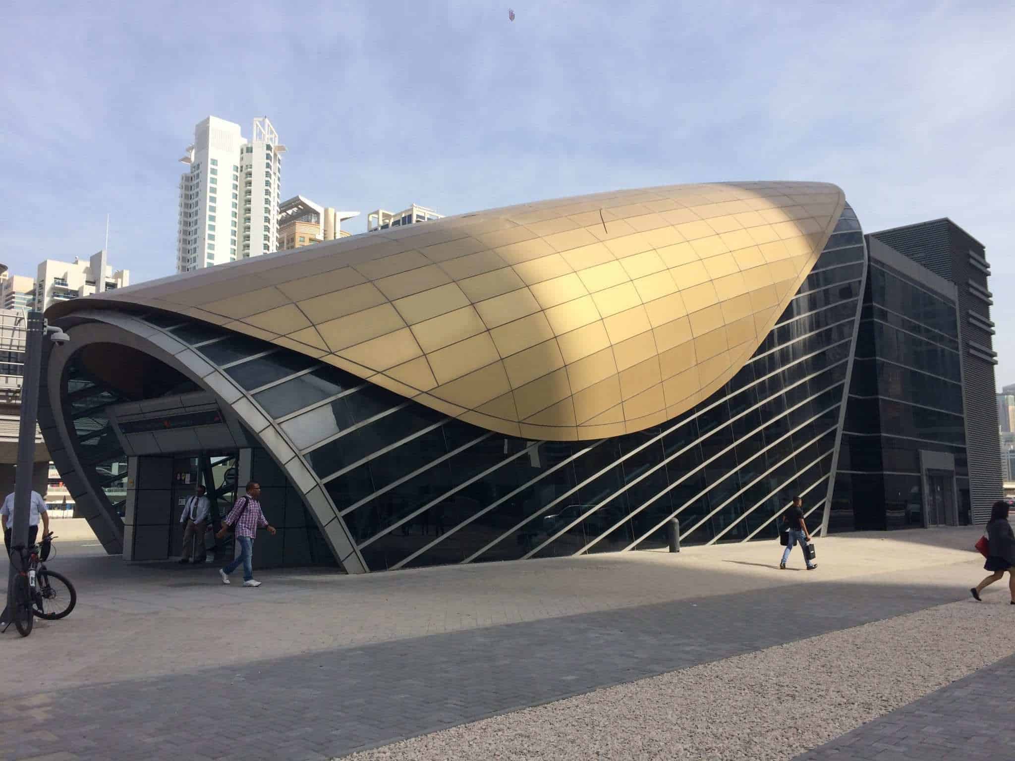 Your Guide to Using the Dubai Metro | Tours by Foot