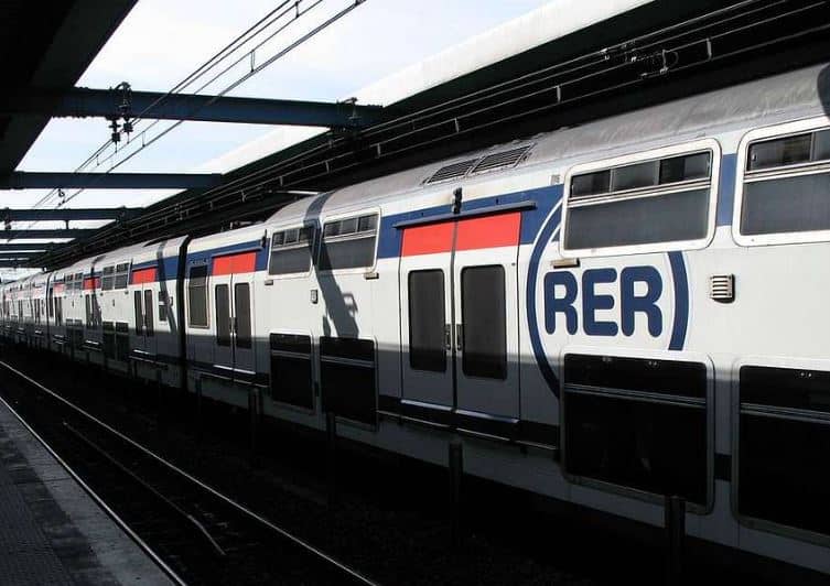 How to Get From Paris to Versailles by Train | A Step-by-Step Guide