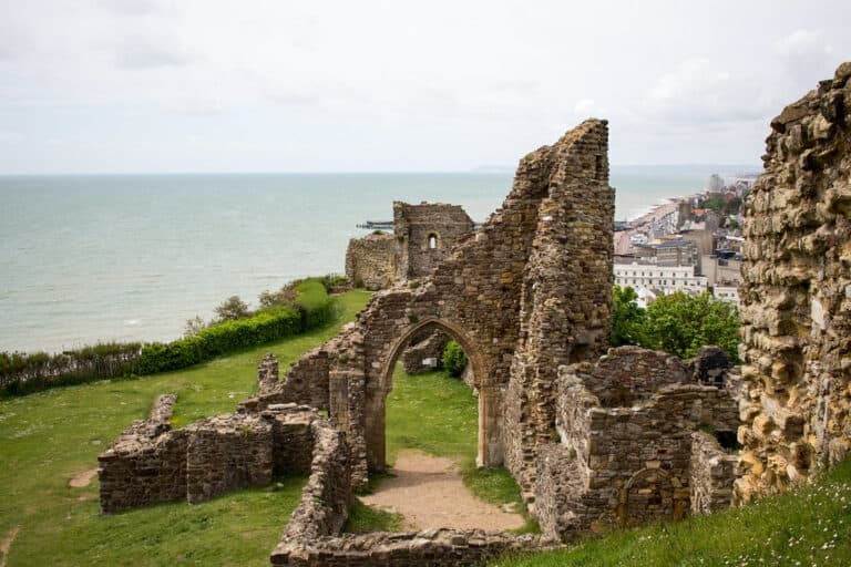 16 Wonderous Castles in London and Southern England