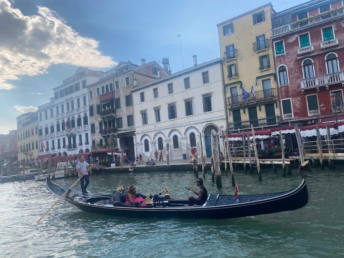 How Much Are Gondola Rides in Venice? | Prices, Hours, ETC.
