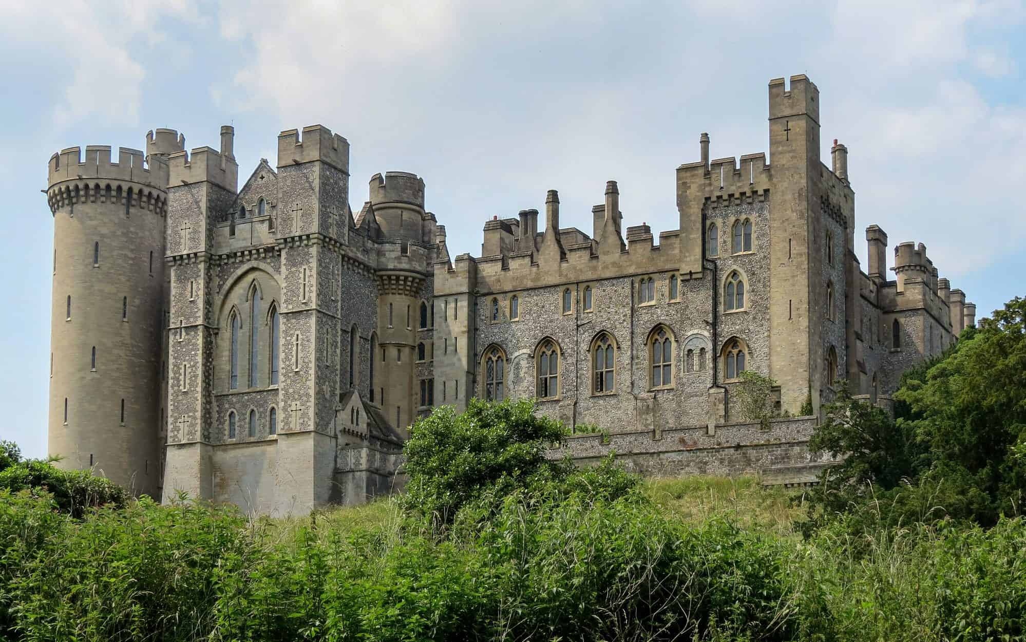16 Wonderous Castles in London and Southern England