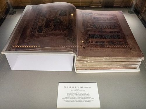 How to Get Book of Kells Tickets From the Trinity College Library | A ...