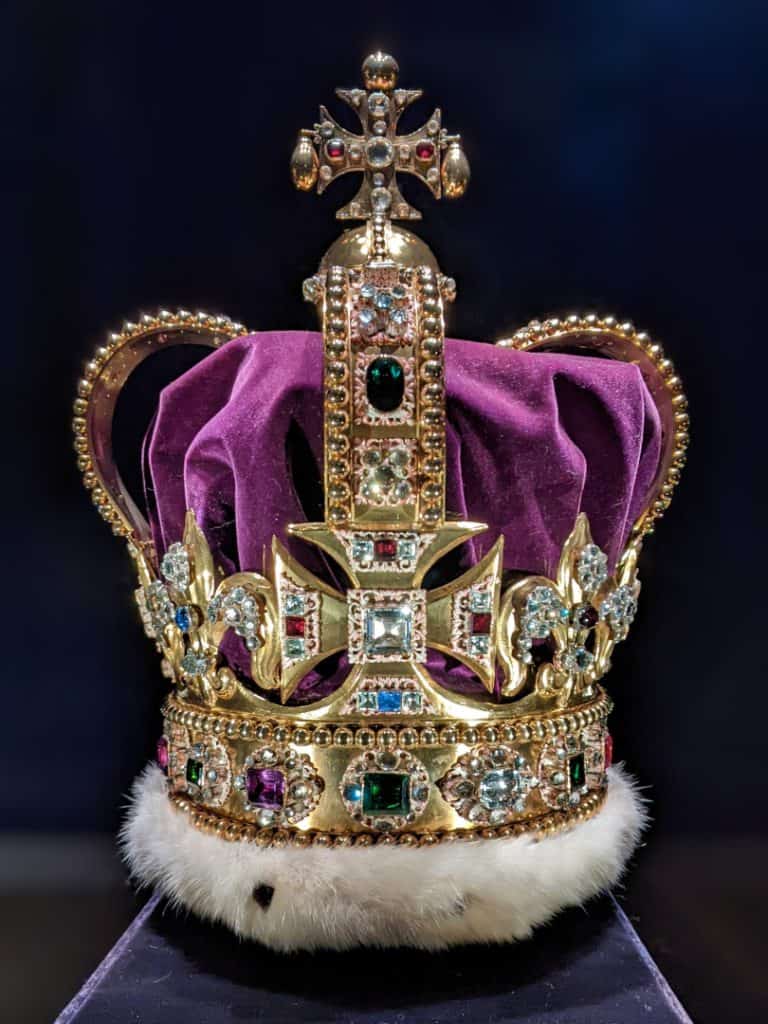 How to See the Crown Jewels at The Tower of London | A Helpful Guide ...
