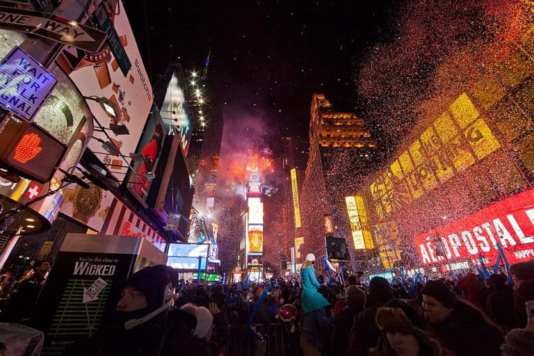 25 Things to Do in Times Square | Tours by Foot